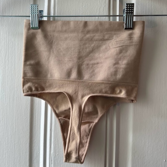 SKIMS | Intimates & Sleepwear | Nwot Skims High Waisted Thong | Poshmark